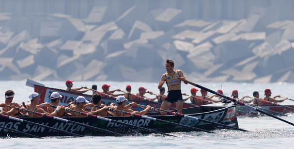 Getaria entra en la Bandera de la Concha con su equipación técnica Negua